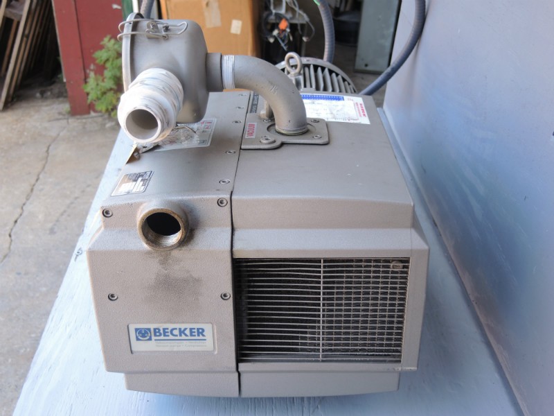Becker U 4.70 SA/K vacuum pump