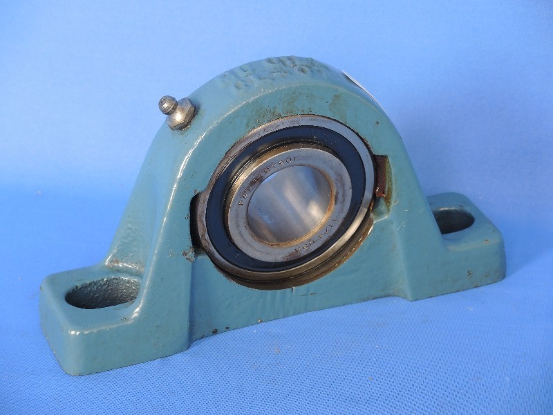 McGill CL-07 1 1/4 pillow block spherical