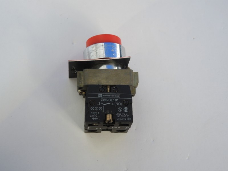 Telemecanique switch w. 2 x ZB2-BE101/102