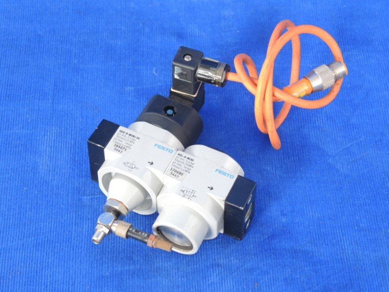 Festo HEE-D-MINI-24 with HEL-D-MINI