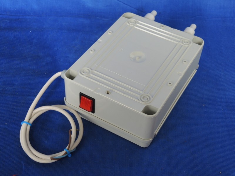 Destatic SAS Model 18, 220 V de-ionizer