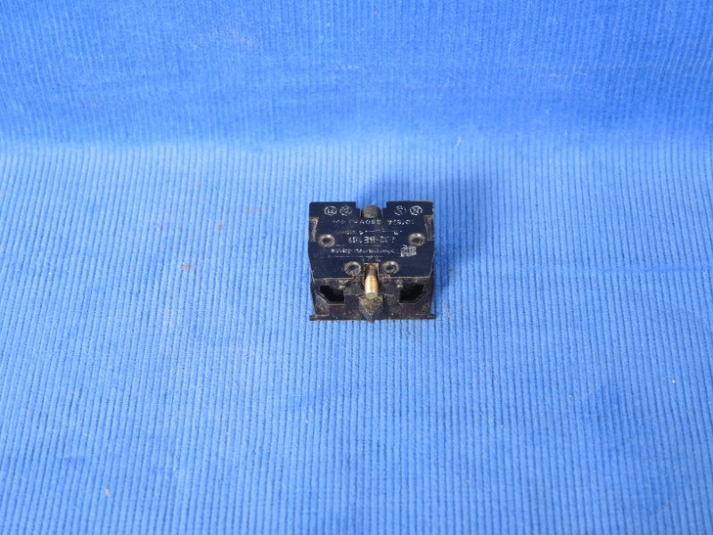 Telemecanique ZB2-BE101 contact block