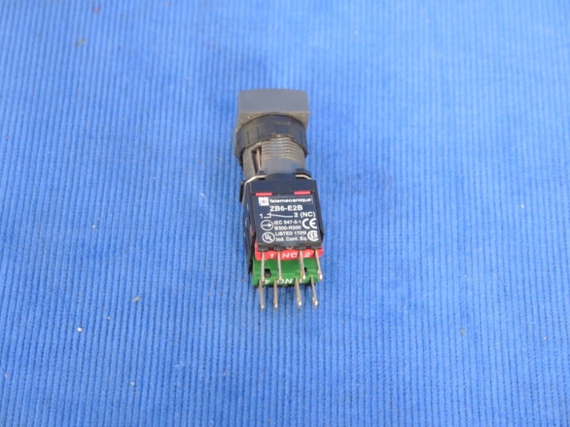 Telemecanique ZB6-Y009 Mom. Switch