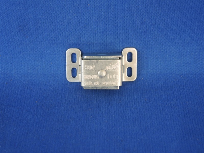 EPCO 592 Magna Tite magn. catch, lot of 3