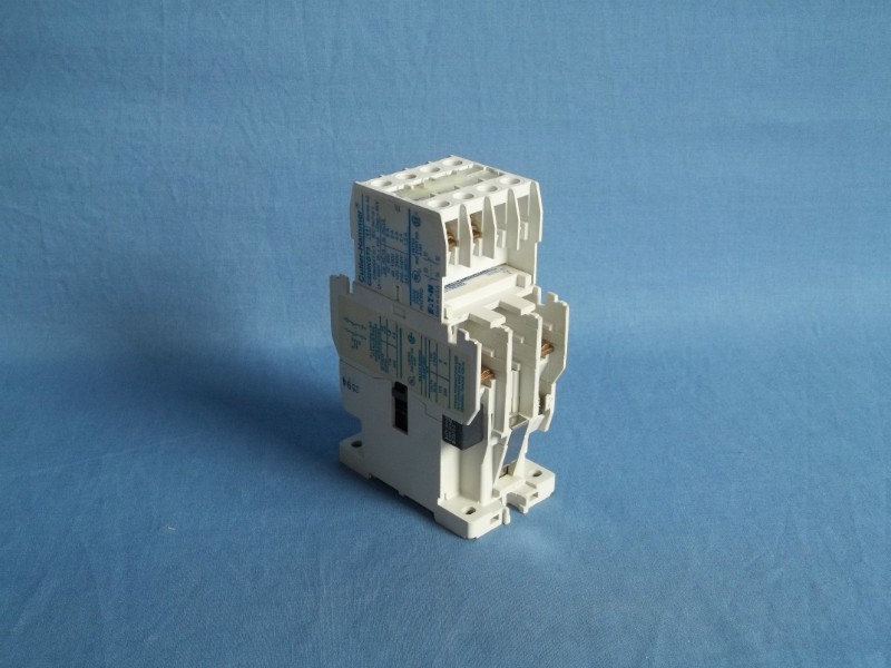 Eaton Cutler-Hammer CE15EN2 with C320KGT3