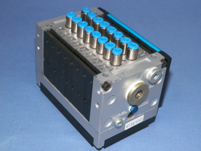 Festo pneumatic block for 8 x 10mm-valves