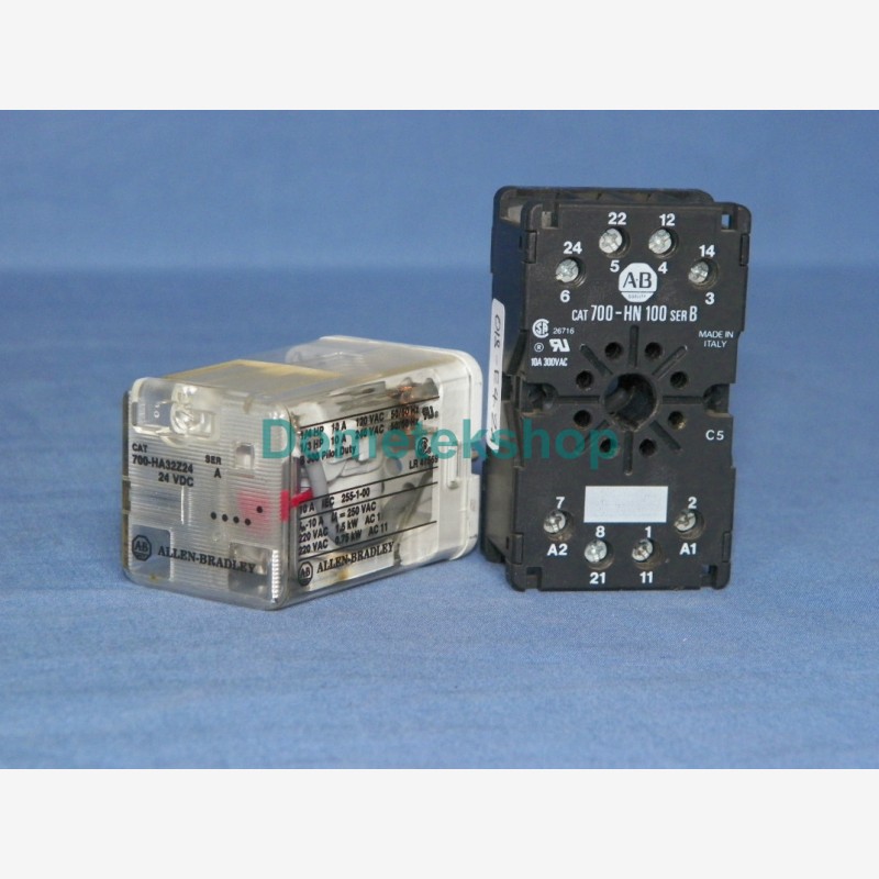 Allen-Bradley 700-HA32Z24 with 700-HN100